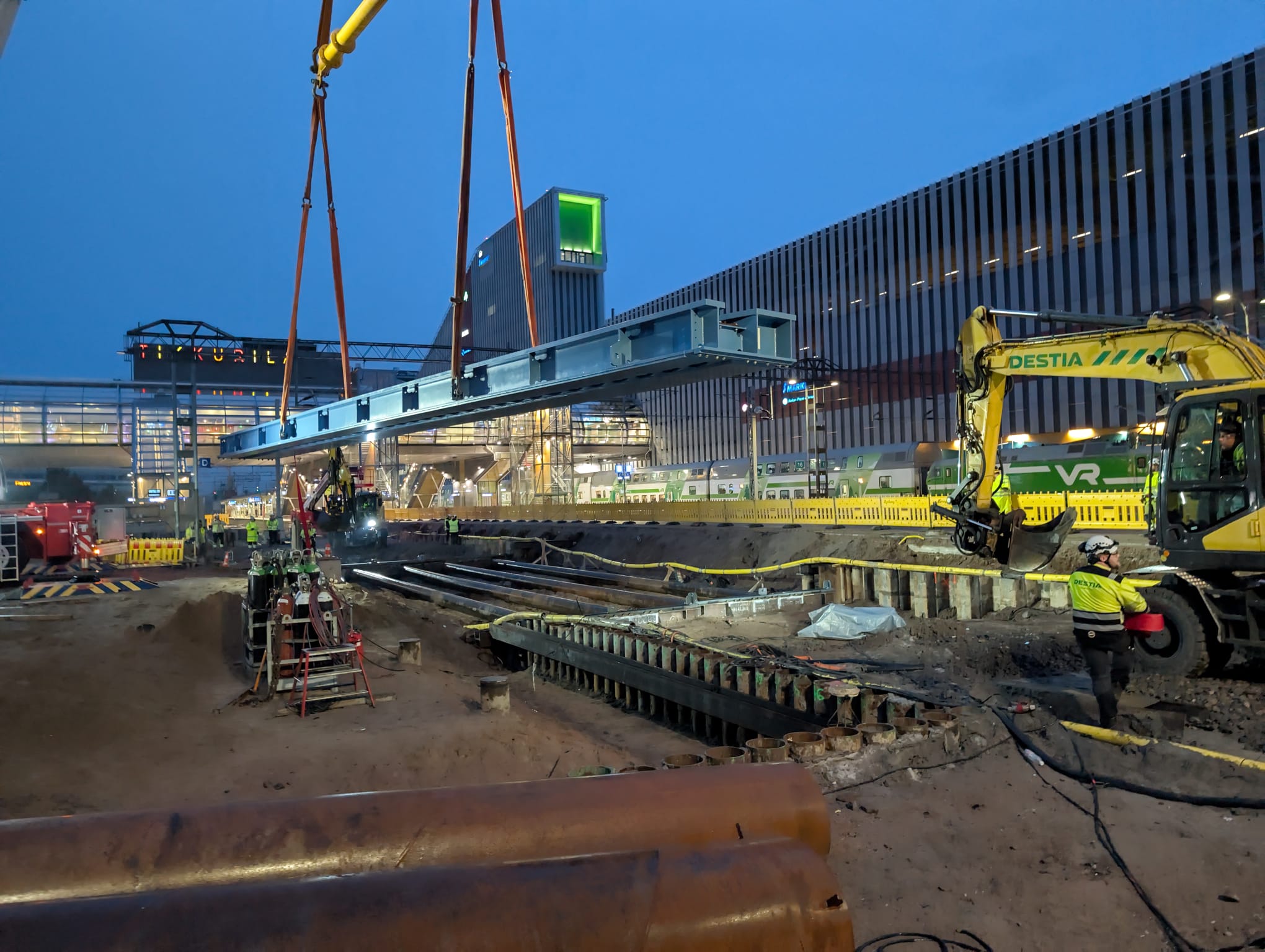 Kaupunkikehittämisen kärkipaikalla: Vantaan ratikkatyömaa etenee ...